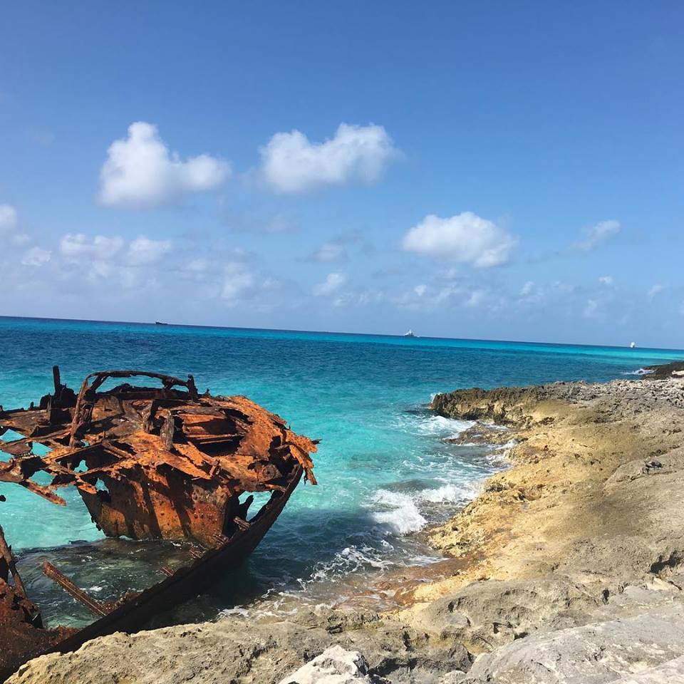 Caribbean – Postcards and Airplanes